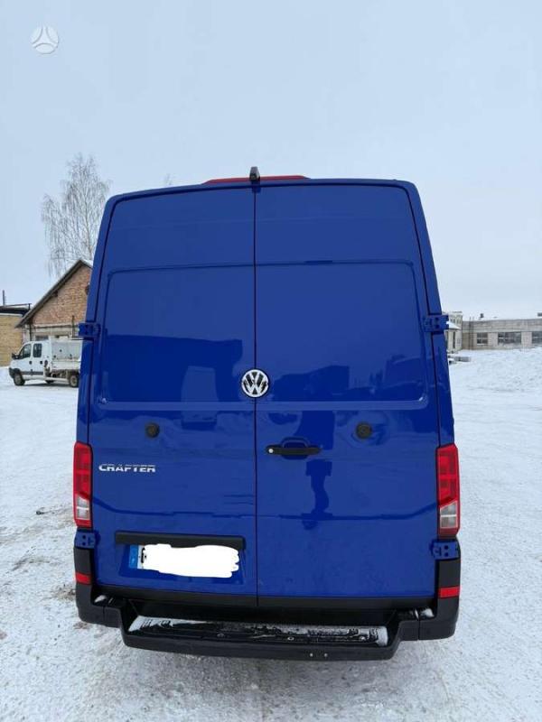 Blue Volkswagen Crafter 2023 in Kaunas, with an engine capacity of 2.00 L and mileage of 232 thousand km for 14950 €, photo 7 on AUTOMOTO.COM.LV
