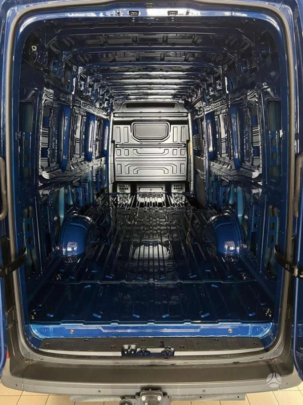 Blue Volkswagen Crafter 2026 in Kaunas, with an engine capacity of 1.97 L and mileage of 0 thousand km for 46100 €, photo 5 on AUTOMOTO.COM.LV