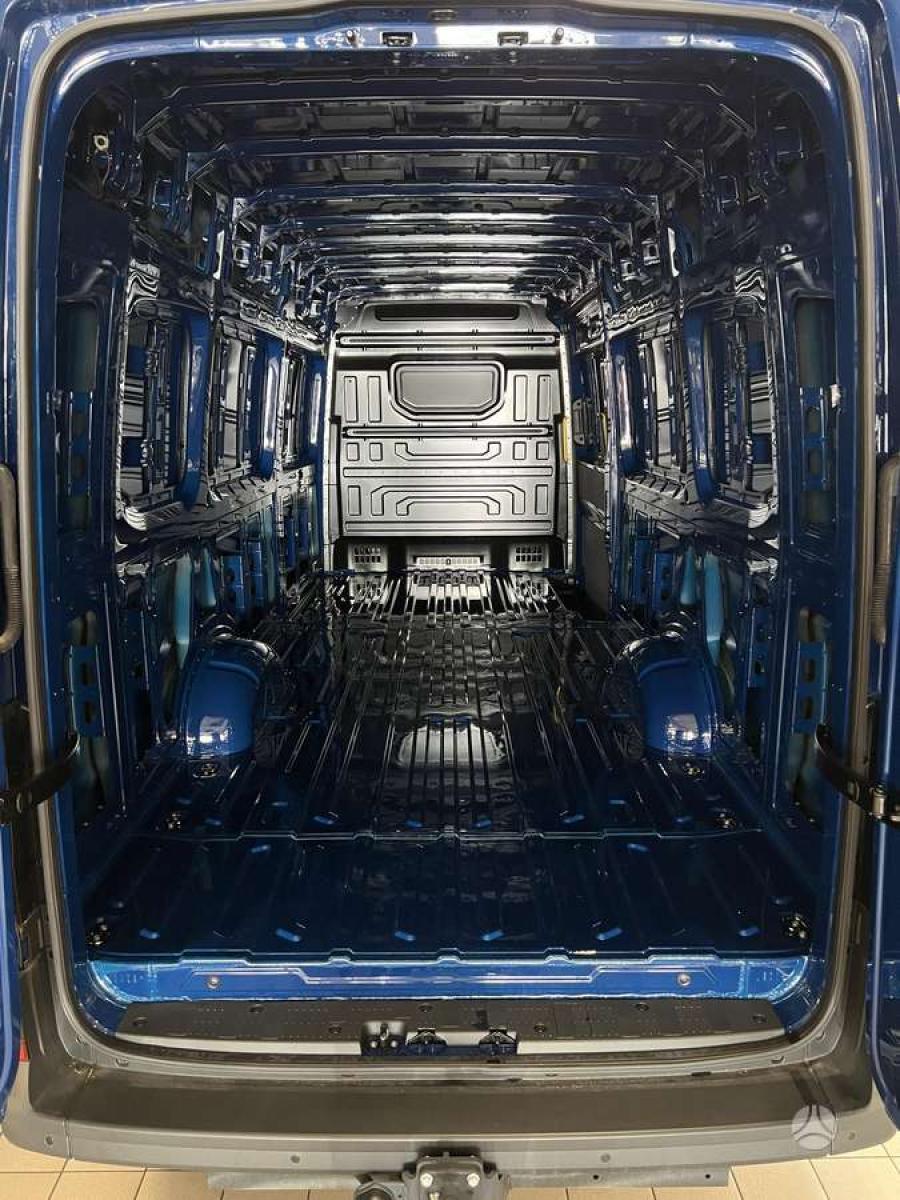 Blue Volkswagen Crafter 2026 in Kaunas, with an engine capacity of 1.97 L and mileage of 0 thousand km for 46100 €, photo 5 on AUTOMOTO.COM.LV