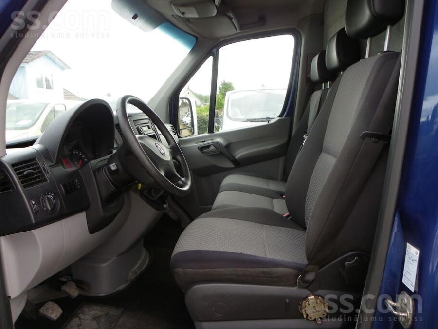 Zils Volkswagen Crafter 2013 Valka, ar dzinēja tilpumu 2.00 L un nobraukumu 227 tūkst. km par 7800 €, foto 13 vietnē AUTOMOTO.COM.LV