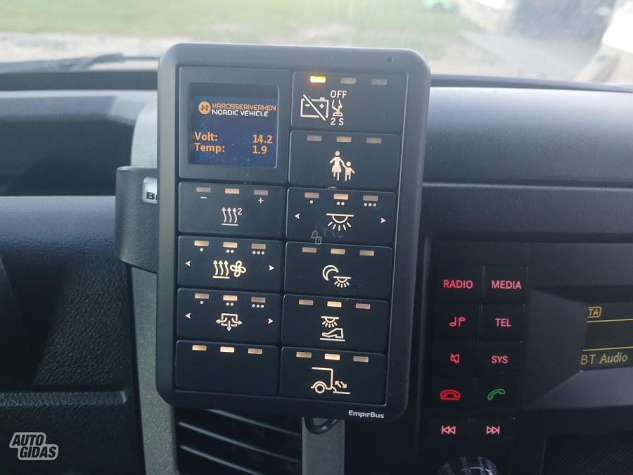 Zils Volkswagen Crafter 2014 Viļņa, ar dzinēja tilpumu 2.00 L un nobraukumu 500 tūkst. km par 7500 €, foto 15 vietnē AUTOMOTO.COM.LV