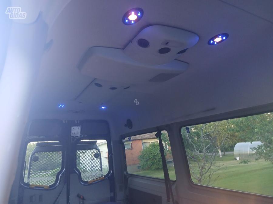 Zils Volkswagen Crafter 2014 Viļņa, ar dzinēja tilpumu 2.00 L un nobraukumu 500 tūkst. km par 7500 €, foto 17 vietnē AUTOMOTO.COM.LV