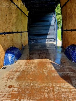 Blue Volkswagen Crafter 2014 in Riga, with an engine capacity of 2.00 L and mileage of 322 thousand km for 5500 €, photo 10 on AUTOMOTO.COM.LV