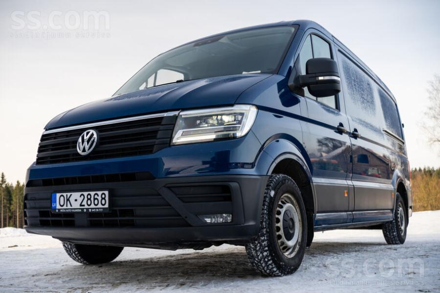 Blue Volkswagen Crafter 2020 in Valmiera, with an engine capacity of 2.00 L and mileage of 204 thousand km for 18500 €, photo 10 on AUTOMOTO.COM.LV