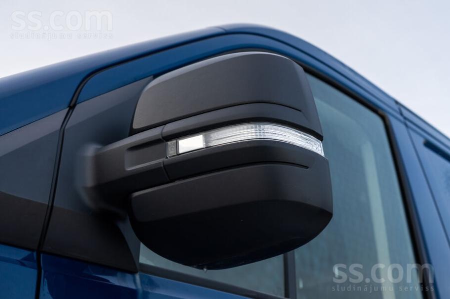 Blue Volkswagen Crafter 2020 in Valmiera, with an engine capacity of 2.00 L and mileage of 204 thousand km for 18500 €, photo 11 on AUTOMOTO.COM.LV