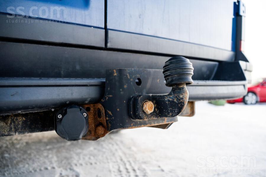 Blue Volkswagen Crafter 2020 in Valmiera, with an engine capacity of 2.00 L and mileage of 204 thousand km for 18500 €, photo 24 on AUTOMOTO.COM.LV