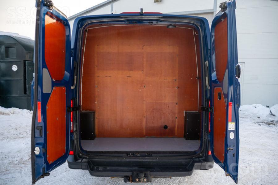 Blue Volkswagen Crafter 2020 in Valmiera, with an engine capacity of 2.00 L and mileage of 204 thousand km for 18500 €, photo 25 on AUTOMOTO.COM.LV
