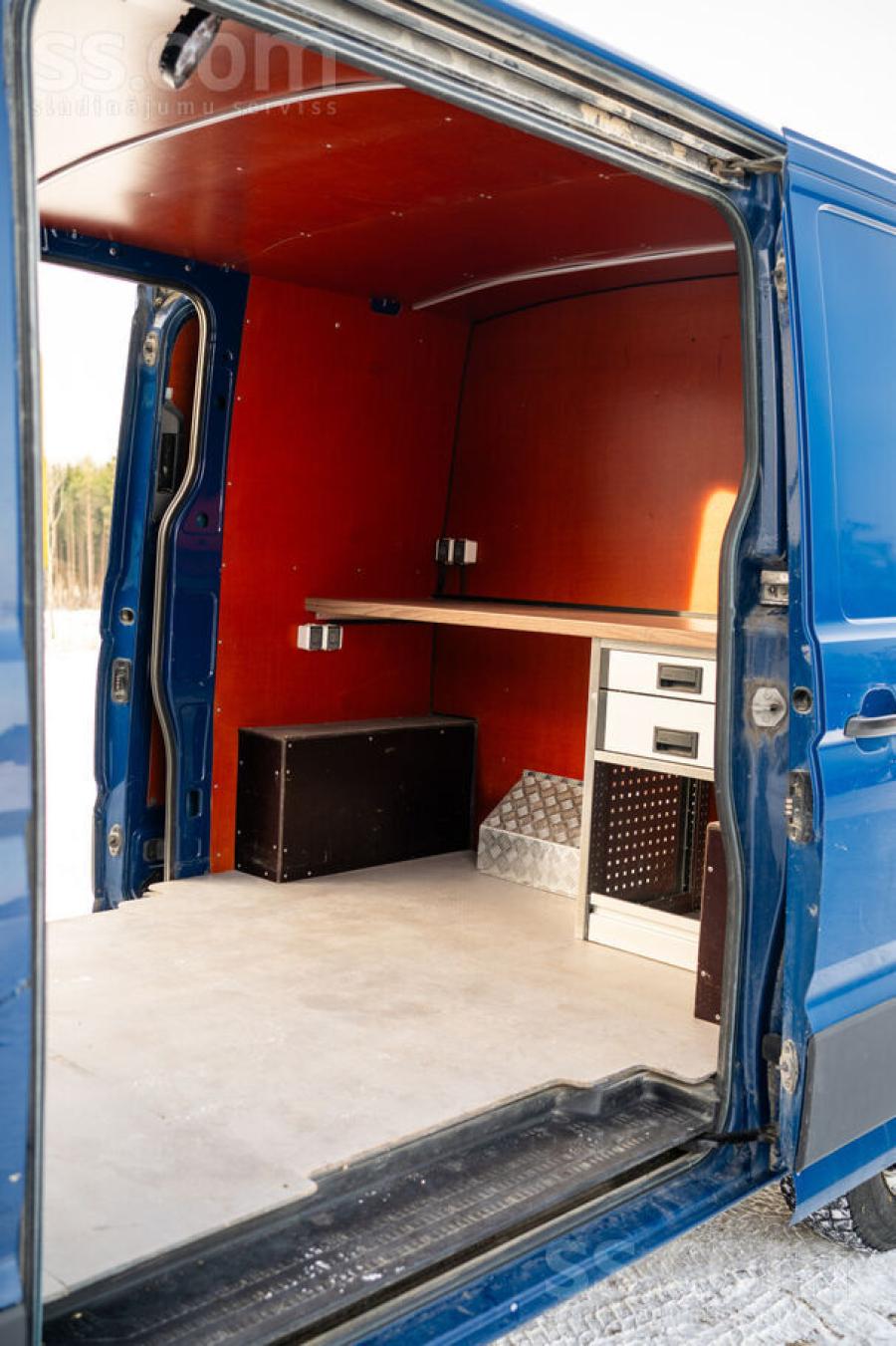 Blue Volkswagen Crafter 2020 in Valmiera, with an engine capacity of 2.00 L and mileage of 204 thousand km for 18500 €, photo 28 on AUTOMOTO.COM.LV
