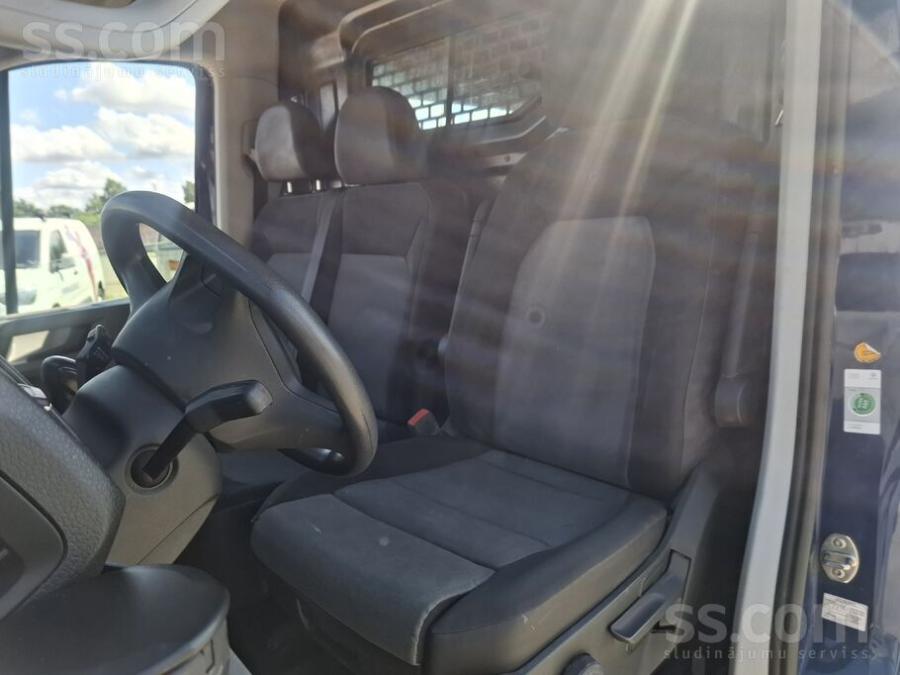 Zils Volkswagen Crafter 2020 Talsi, ar dzinēja tilpumu 2.00 L un nobraukumu 174 tūkst. km par 19800 €, foto 18 vietnē AUTOMOTO.COM.LV