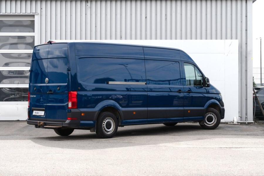 Blue Volkswagen Crafter 2020 in Riga, with an engine capacity of 2.00 L and mileage of 280 thousand km for 12950 €, photo 5 on AUTOMOTO.COM.LV