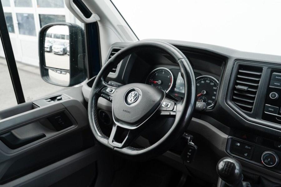 Blue Volkswagen Crafter 2020 in Riga, with an engine capacity of 2.00 L and mileage of 280 thousand km for 12950 €, photo 18 on AUTOMOTO.COM.LV