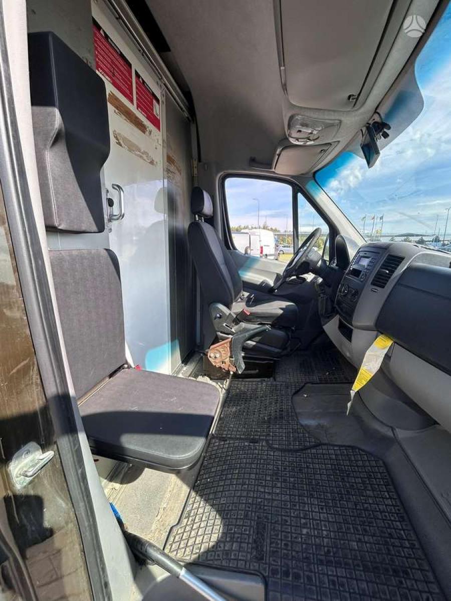Brown Volkswagen Crafter 2016 in Kaunas, with an engine capacity of 1.97 L and mileage of 0 thousand km for 6655 €, photo 3 on AUTOMOTO.COM.LV