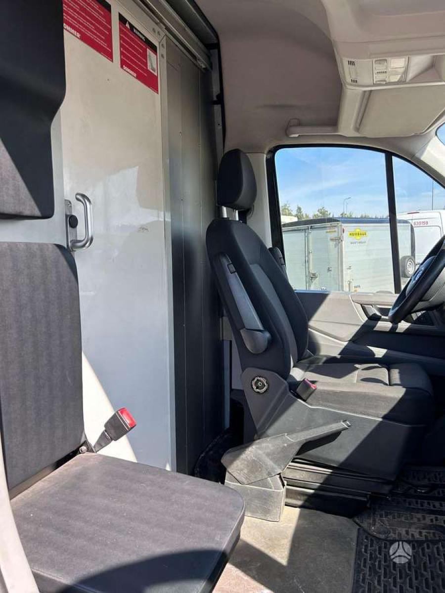 Brūns Volkswagen Crafter 2017 Kauņa, ar dzinēja tilpumu 1.97 L un nobraukumu 258 tūkst. km par 11979 €, foto 3 vietnē AUTOMOTO.COM.LV