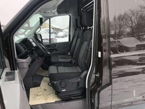 Brown Volkswagen Crafter 2021 in Klaipeda, with an engine capacity of 2.00 L and mileage of 211 thousand km for 13800 €, photo 18 on AUTOMOTO.COM.LV