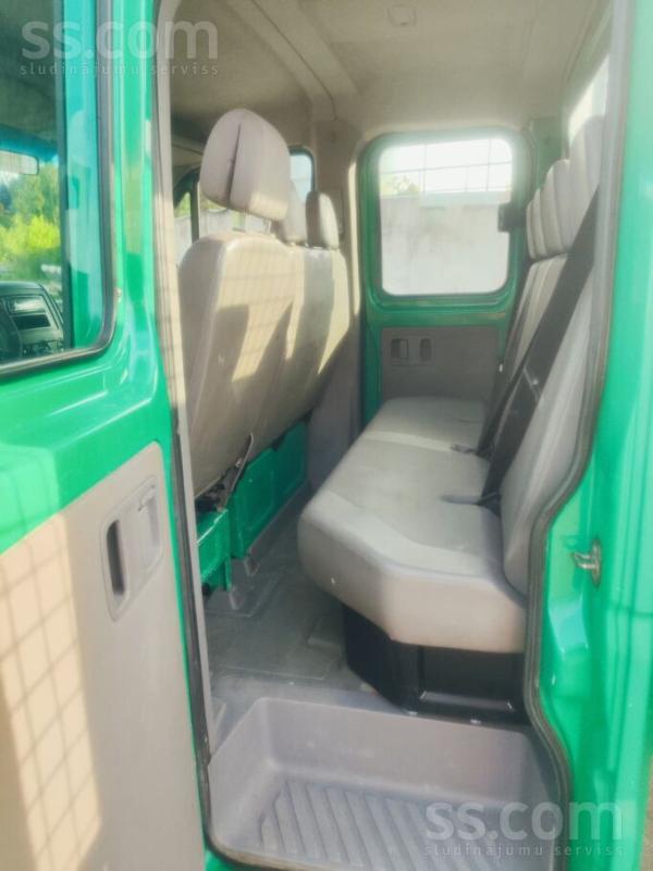Green Volkswagen Crafter 2008 in Jelgava, with an engine capacity of 2.50 L and mileage of 369 thousand km for 4500 €, photo 7 on AUTOMOTO.COM.LV