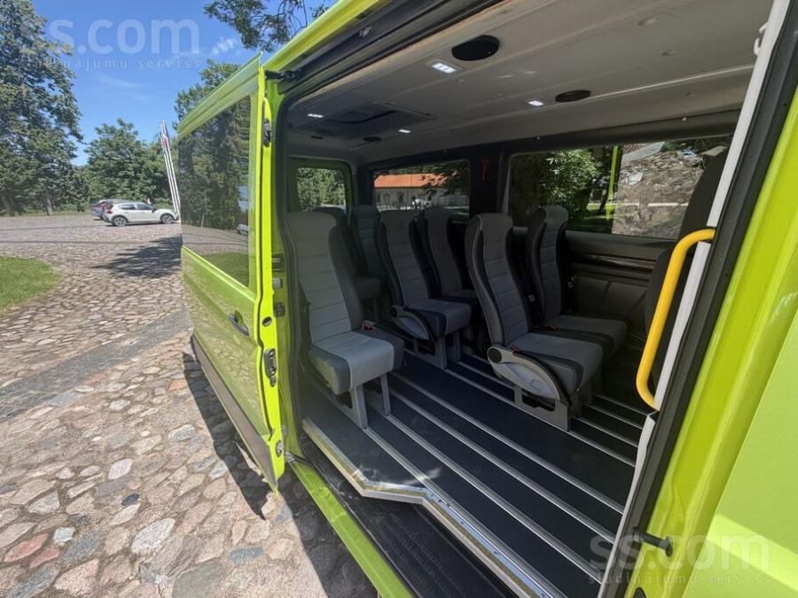 Green Volkswagen Crafter 2017 in Jekabpils, with an engine capacity of 2.00 L and mileage of 288 thousand km for 15200 €, photo 6 on AUTOMOTO.COM.LV