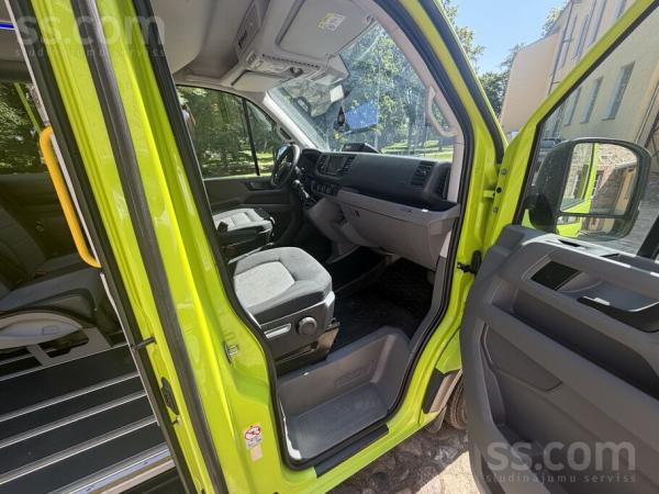 Green Volkswagen Crafter 2017 in Jekabpils, with an engine capacity of 2.00 L and mileage of 288 thousand km for 15200 €, photo 7 on AUTOMOTO.COM.LV