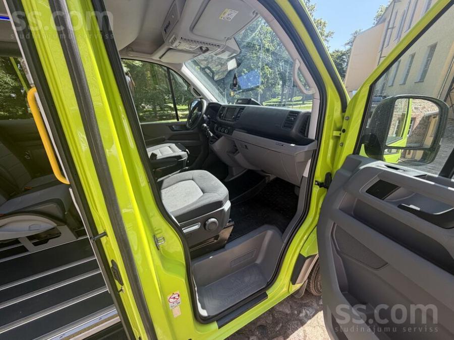 Green Volkswagen Crafter 2017 in Jekabpils, with an engine capacity of 2.00 L and mileage of 288 thousand km for 15200 €, photo 8 on AUTOMOTO.COM.LV