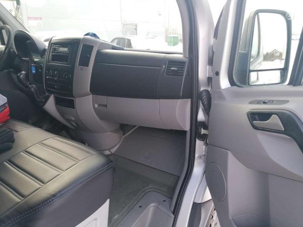 Grey Volkswagen Crafter 2007 in Taurage, with an engine capacity of 0.00 L and mileage of 221 thousand km for 7300 €, photo 10 on AUTOMOTO.COM.LV