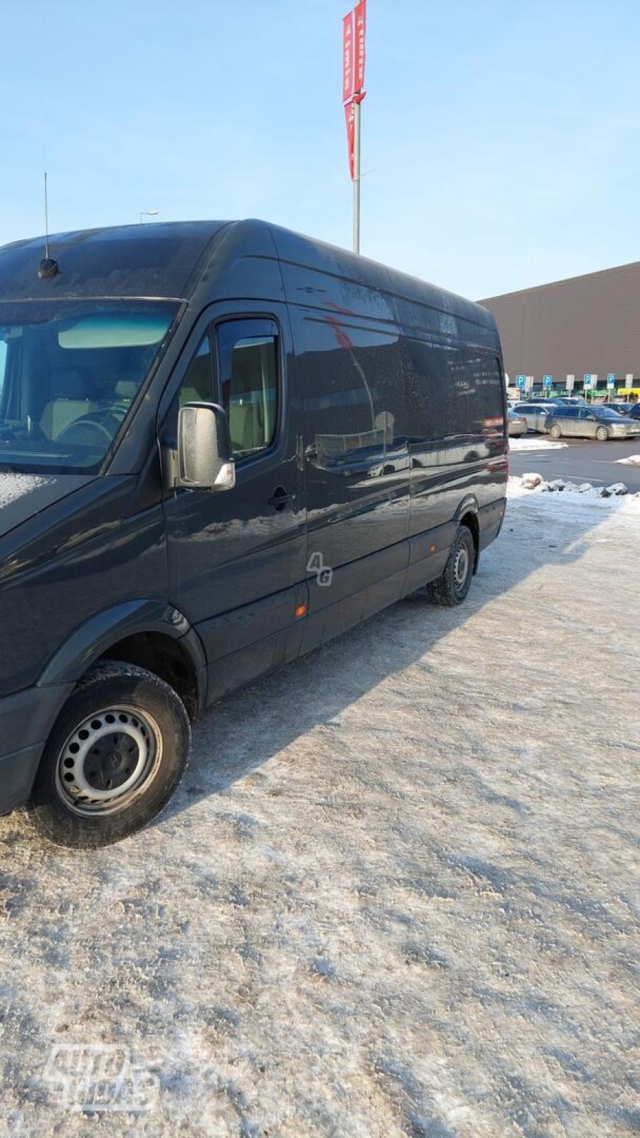 Pelēks Volkswagen Crafter 2014 Kauņa, ar dzinēja tilpumu 2.00 L un nobraukumu 290 tūkst. km par 7800 €, foto 3 vietnē AUTOMOTO.COM.LV