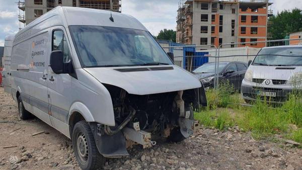 Pelēks Volkswagen Crafter 2016 Viļņa, ar dzinēja tilpumu 1.97 L un nobraukumu 440 tūkst. km par 4000 €, foto 3 vietnē AUTOMOTO.COM.LV