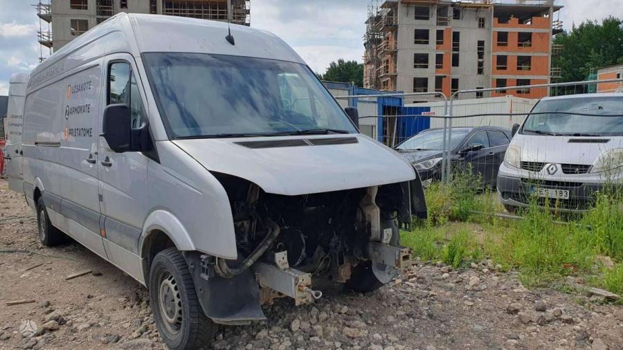 Pelēks Volkswagen Crafter 2016 Viļņa, ar dzinēja tilpumu 1.97 L un nobraukumu 440 tūkst. km par 4000 €, foto 4 vietnē AUTOMOTO.COM.LV