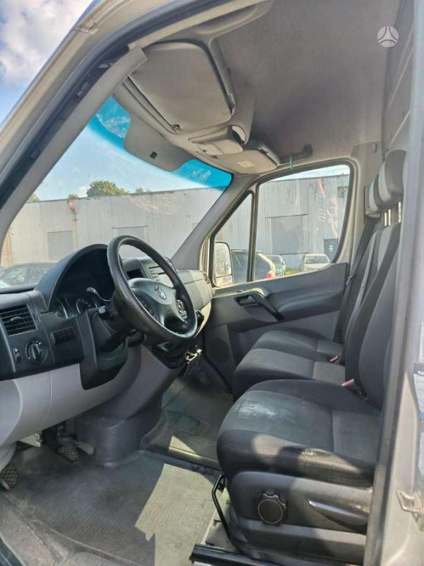 Pelēks Volkswagen Crafter 2016 Viļņa, ar dzinēja tilpumu 1.97 L un nobraukumu 440 tūkst. km par 4000 €, foto 8 vietnē AUTOMOTO.COM.LV