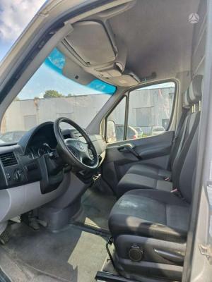 Pelēks Volkswagen Crafter 2016 Viļņa, ar dzinēja tilpumu 1.97 L un nobraukumu 440 tūkst. km par 4000 €, foto 9 vietnē AUTOMOTO.COM.LV