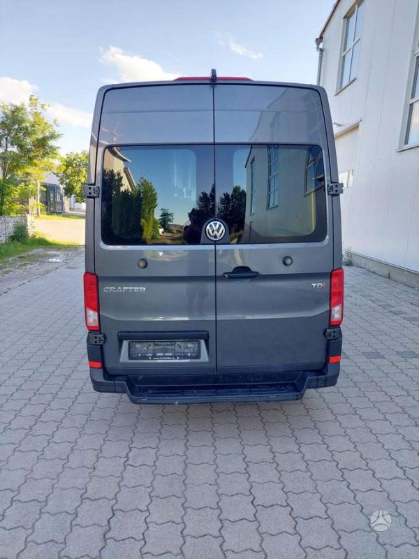 Grey Volkswagen Crafter 2017 in Utena, with an engine capacity of 1.97 L and mileage of 172 thousand km for 13900 €, photo 4 on AUTOMOTO.COM.LV