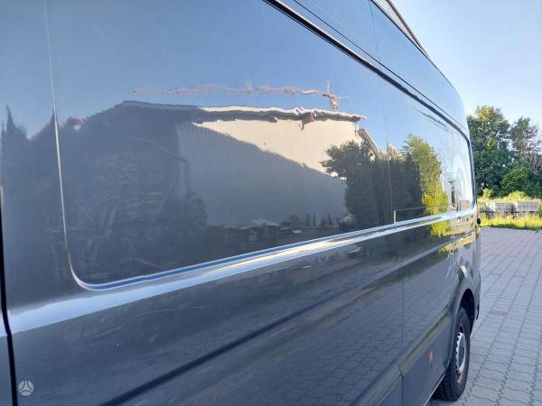 Grey Volkswagen Crafter 2017 in Utena, with an engine capacity of 1.97 L and mileage of 172 thousand km for 13900 €, photo 10 on AUTOMOTO.COM.LV