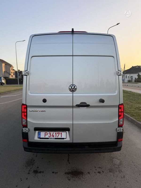 Pelēks Volkswagen Crafter 2018 Skaudvilė, ar dzinēja tilpumu 1.97 L un nobraukumu 310 tūkst. km par 11900 €, foto 9 vietnē AUTOMOTO.COM.LV