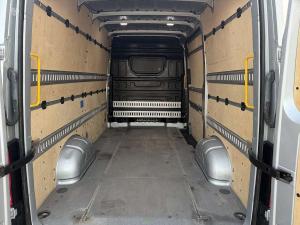 Pelēks Volkswagen Crafter 2018 Skaudvilė, ar dzinēja tilpumu 1.97 L un nobraukumu 310 tūkst. km par 11900 €, foto 13 vietnē AUTOMOTO.COM.LV