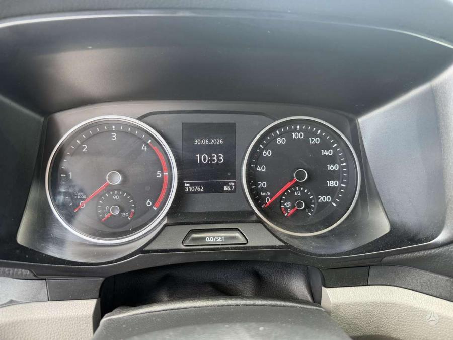 Pelēks Volkswagen Crafter 2018 Skaudvilė, ar dzinēja tilpumu 1.97 L un nobraukumu 310 tūkst. km par 11900 €, foto 18 vietnē AUTOMOTO.COM.LV