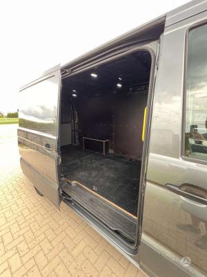 Grey Volkswagen Crafter 2019 in Jonava, with an engine capacity of 1.97 L and mileage of 339 thousand km for 15000 €, photo 9 on AUTOMOTO.COM.LV