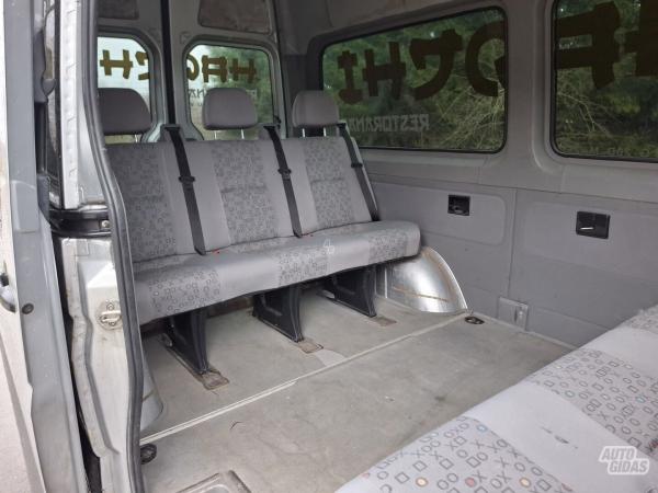 Grey Volkswagen Crafter 2007 in Mazeikiai, with an engine capacity of 2.50 L and mileage of 400 thousand km for 7500 €, photo 9 on AUTOMOTO.COM.LV