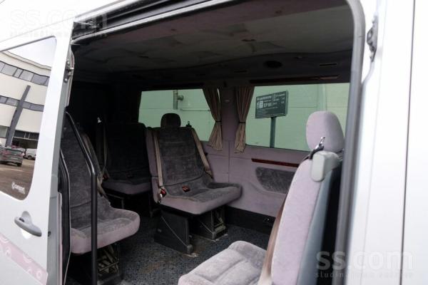 Grey Volkswagen Crafter 2009 in Riga, with an engine capacity of 2.50 L and mileage of 350 thousand km for 3900 €, photo 5 on AUTOMOTO.COM.LV