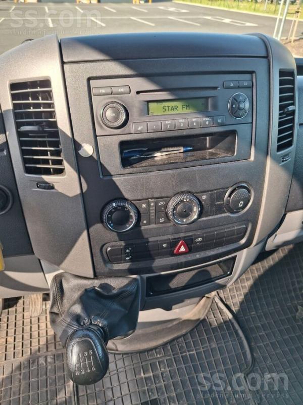 Pelēks Volkswagen Crafter 2010 Rīga, ar dzinēja tilpumu 2.50 L un nobraukumu 395 tūkst. km par 6990 €, foto 7 vietnē AUTOMOTO.COM.LV