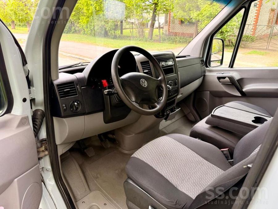 Grey Volkswagen Crafter 2011 in Riga, with an engine capacity of 2.00 L and mileage of 372 thousand km for 7995 €, photo 10 on AUTOMOTO.COM.LV