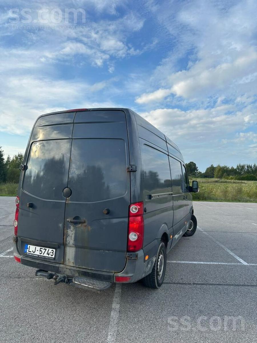 Pelēks Volkswagen Crafter 2011 Ogre, ar dzinēja tilpumu 2.50 L un nobraukumu 549 tūkst. km par 4000 €, foto 5 vietnē AUTOMOTO.COM.LV