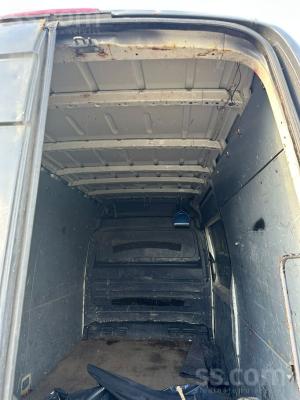 Pelēks Volkswagen Crafter 2011 Ogre, ar dzinēja tilpumu 2.50 L un nobraukumu 549 tūkst. km par 4000 €, foto 7 vietnē AUTOMOTO.COM.LV