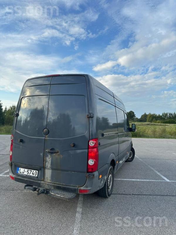 Grey Volkswagen Crafter 2011 in Ogre, with an engine capacity of 2.50 L and mileage of 549 thousand km for 4000 €, photo 5 on AUTOMOTO.COM.LV