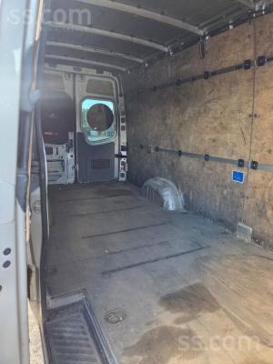 Pelēks Volkswagen Crafter 2012 Rīga, ar dzinēja tilpumu 2.00 L un nobraukumu 366 tūkst. km par 4100 €, foto 6 vietnē AUTOMOTO.COM.LV
