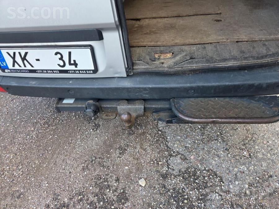 Pelēks Volkswagen Crafter 2012 Rīga, ar dzinēja tilpumu 2.00 L un nobraukumu 366 tūkst. km par 4100 €, foto 8 vietnē AUTOMOTO.COM.LV