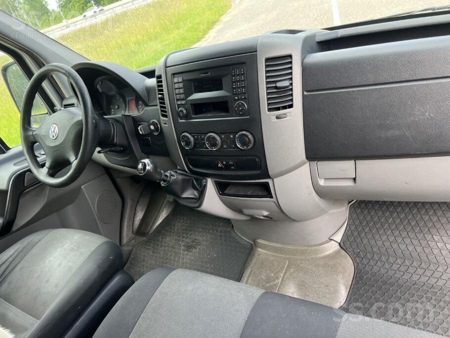 Pelēks Volkswagen Crafter 2015 Rīga, ar dzinēja tilpumu 2.00 L un nobraukumu 734 tūkst. km par 3950 €, foto 6 vietnē AUTOMOTO.COM.LV