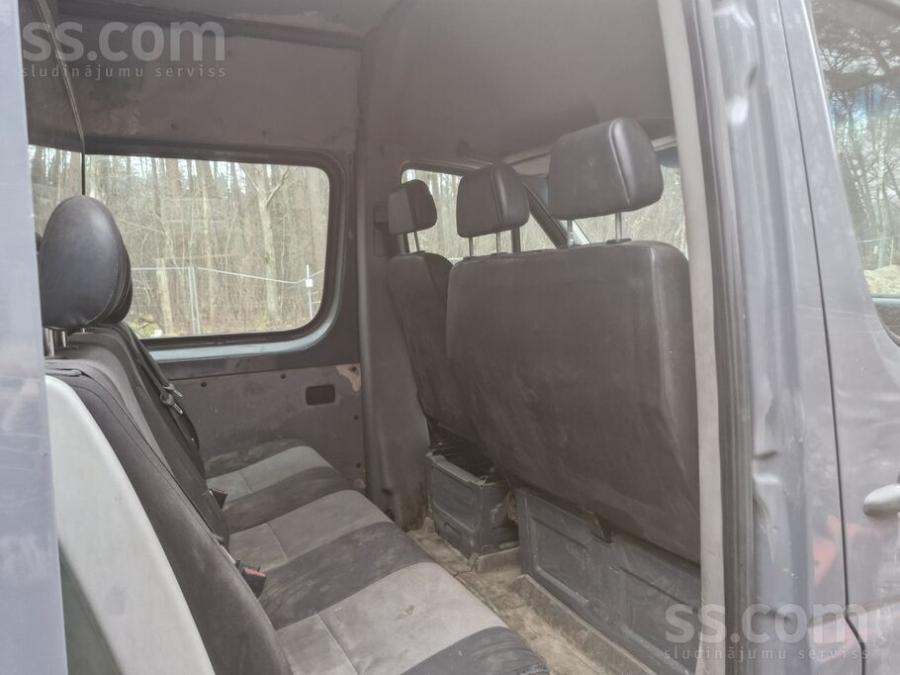 Grey Volkswagen Crafter 2016 in Riga, with an engine capacity of 2.00 L and mileage of 371 thousand km for 7000 €, photo 5 on AUTOMOTO.COM.LV