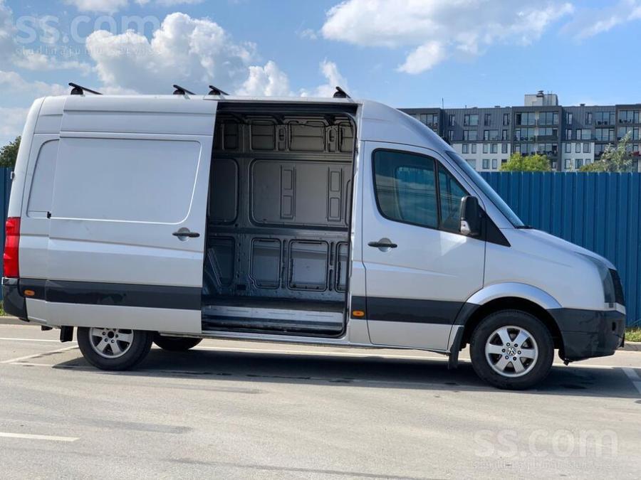 Grey Volkswagen Crafter 2016 in Riga, with an engine capacity of 2.00 L and mileage of 281 thousand km for 7500 €, photo 6 on AUTOMOTO.COM.LV
