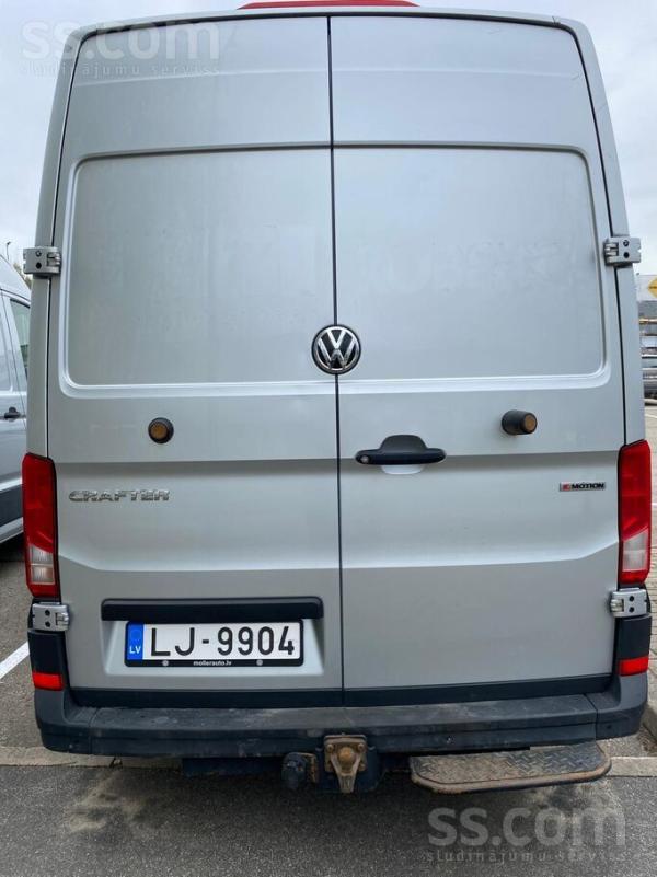 Grey Volkswagen Crafter 2018 in Riga, with an engine capacity of 2.00 L and mileage of 219 thousand km for 2700 €, photo 4 on AUTOMOTO.COM.LV