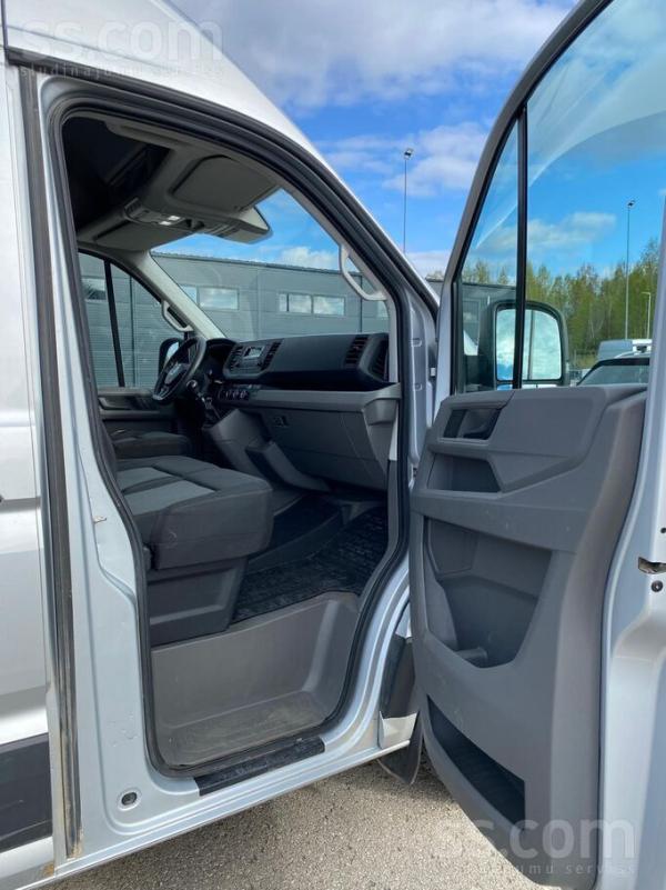 Pelēks Volkswagen Crafter 2018 Rīga, ar dzinēja tilpumu 2.00 L un nobraukumu 170 tūkst. km par 12999 €, foto 9 vietnē AUTOMOTO.COM.LV
