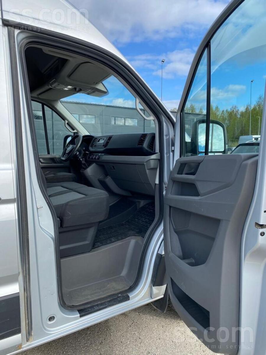 Pelēks Volkswagen Crafter 2018 Rīga, ar dzinēja tilpumu 2.00 L un nobraukumu 170 tūkst. km par 40999 €, foto 9 vietnē AUTOMOTO.COM.LV