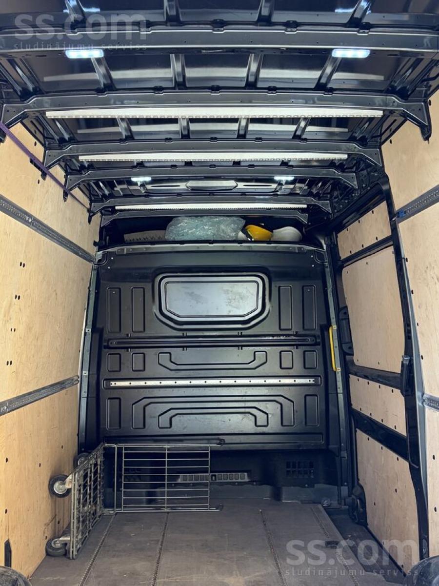 Pelēks Volkswagen Crafter 2019 Rīga, ar dzinēja tilpumu 2.00 L un nobraukumu 120 tūkst. km par 28900 €, foto 15 vietnē AUTOMOTO.COM.LV